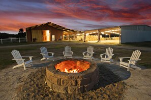 Quarto casal panorâmico de uso individual, 1 cama King, para não fumantes, cozinha | Terraço/pátio