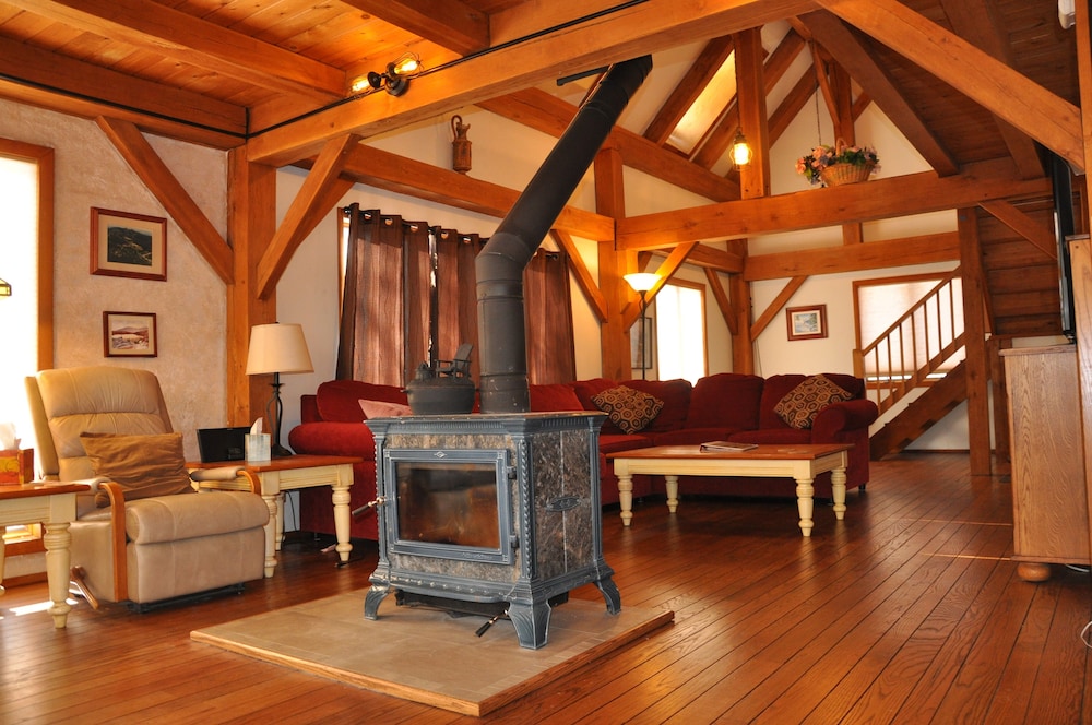 Private Post & Beam Home Ideal For Family Or Group Gatherings - Killington, VT