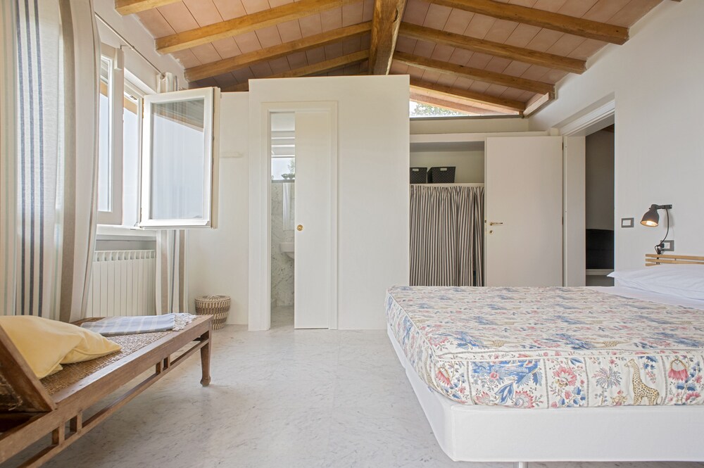 Ulivi House: Vue Mer, Piscine, Tennis, Wifi, Parking Et Garage Privée à Lerici! - Lerici