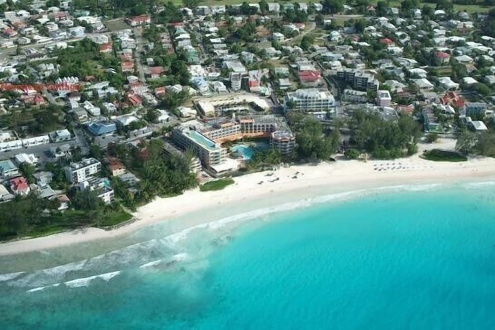 Ubicación De La Playa De Accra: ¡A Menos De 5 Minutos A Pie De La Encantadora Cabaña Privada! - Bridgetown