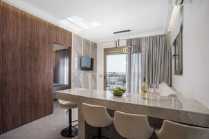 Suite de Luxo | Sala de estar | Smart TV de 43 de polegadas com canais por cabo, televisor, Netflix 