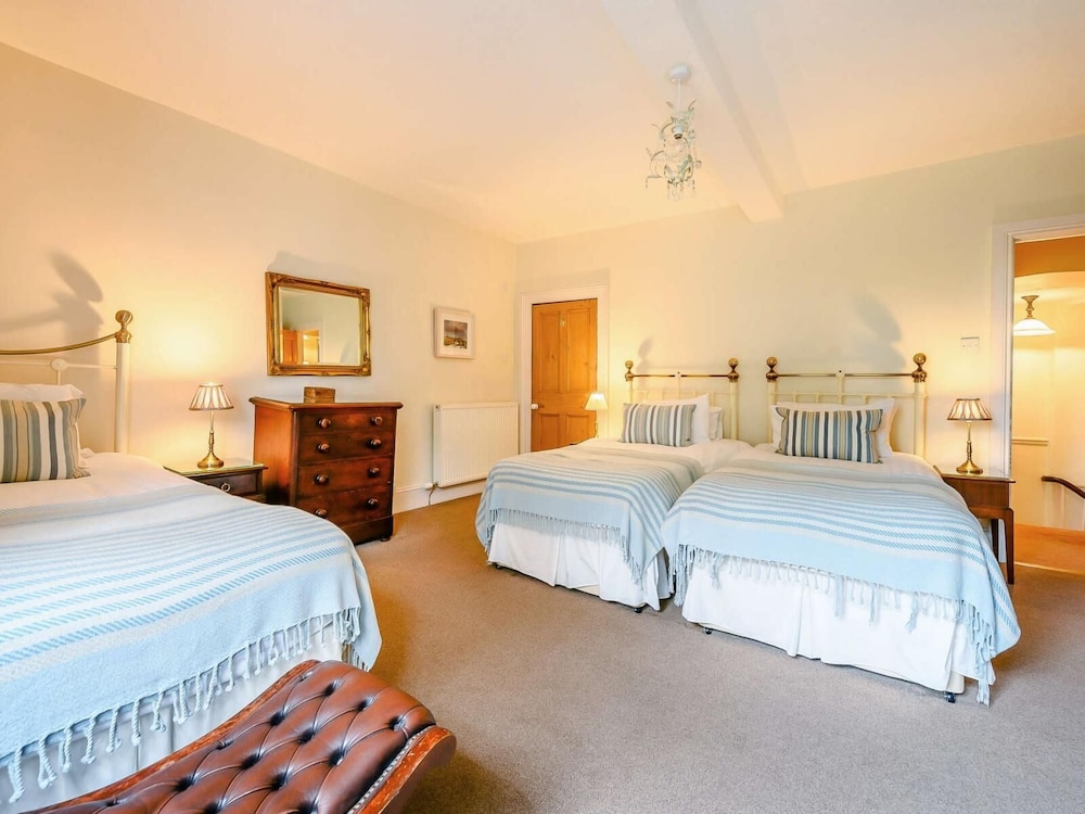 Coach House, 5 Chambres, 200 Ans, Avec Jardin Privé à L'avant - Keswick