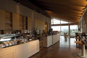 Café da manhã com buffet todos os dias (JPY 2640 por pessoa)