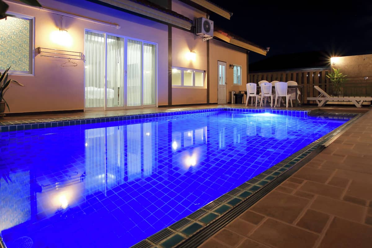 Thepprasit Cosy 1 | Área de estar | Smart TV 43 polegadas com canais a cabo