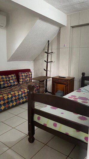 Quarto Individual | Wi-fi grátis, roupa de cama fornecida