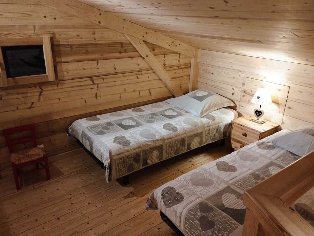 Typical Savoyard Chalet, Independent, Warm And Cozy - Manigod