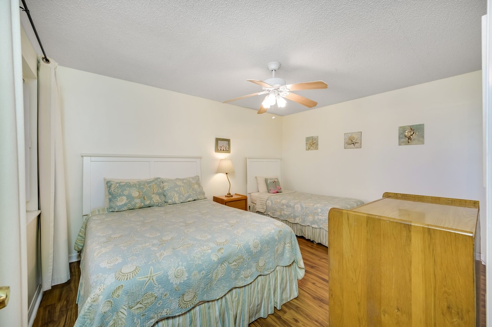 Beach Cottages Beachfront - Your Escape Awaits! Sun, Secure, Family Friendly - Redington Shores, FL