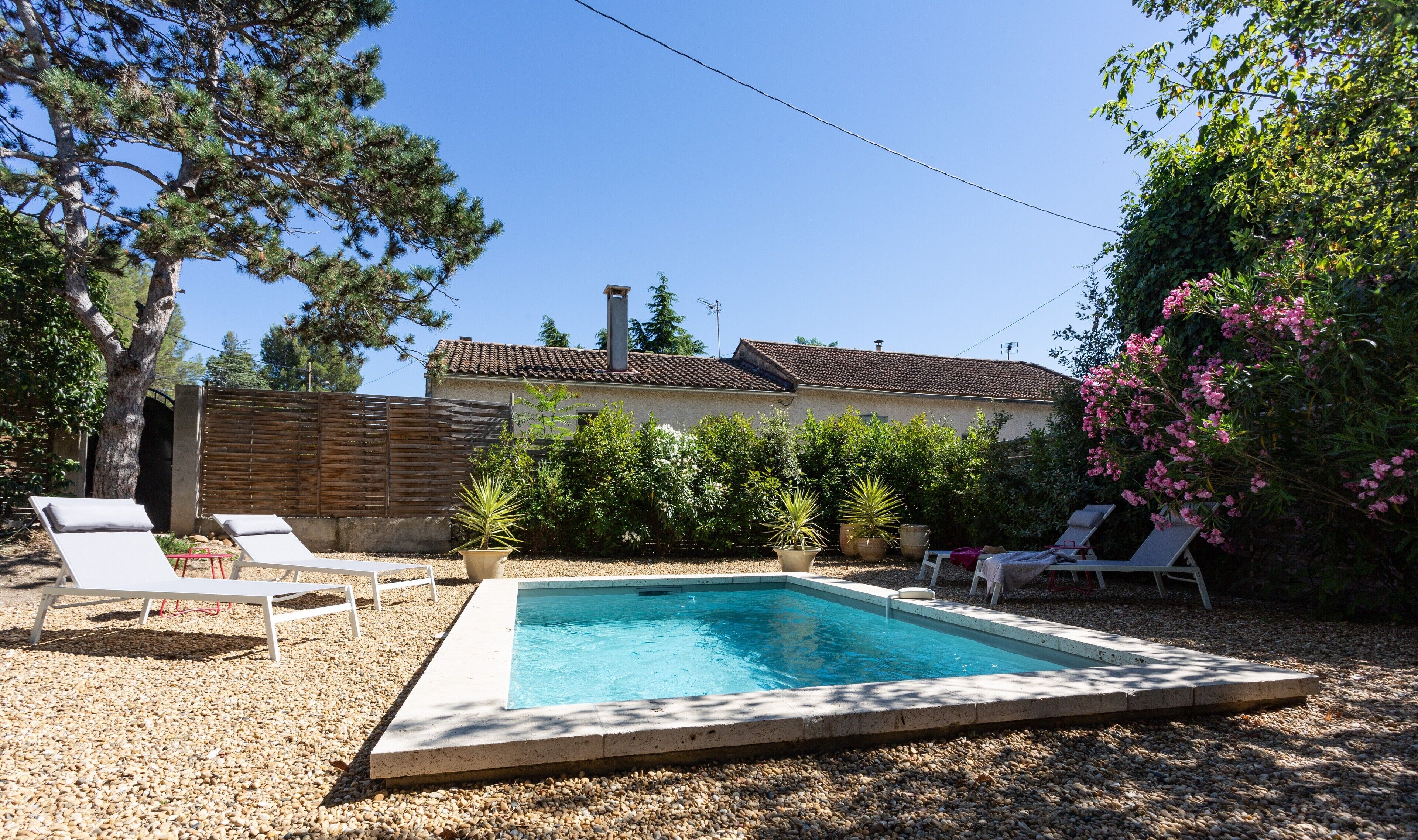 NEW - Charming villa with swimming pool close to the center of St Rémy ...