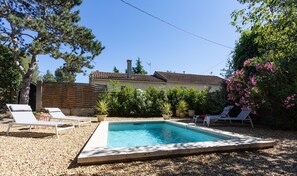 Charming villa with swimming pool close to the center of St Rémy de ...
