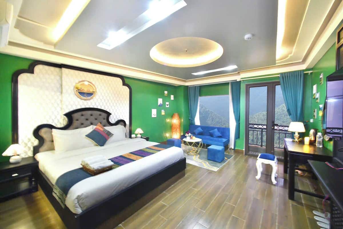 Suite, varanda, vista para a montanha | 1 quarto, minibar, cofre no quarto, secretária