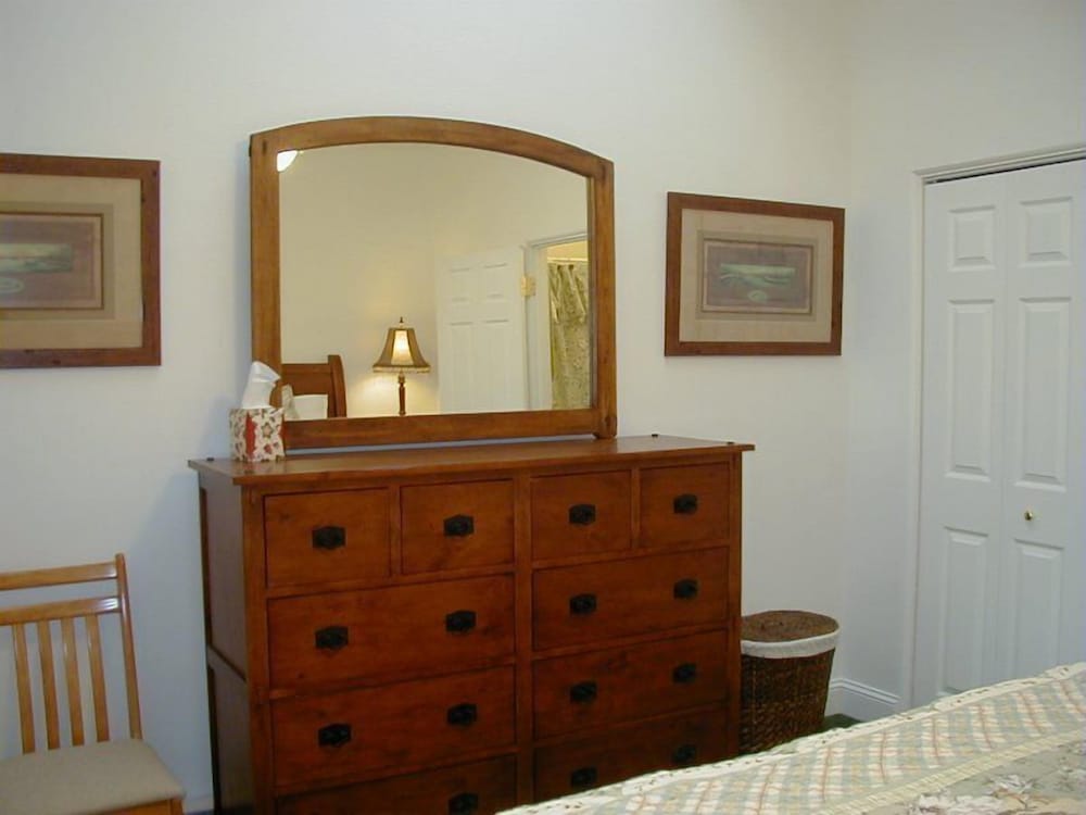 Cozy Home In Historic Downtown Bozeman, Amazing Location - Fish Tales On Main Street! - Bozeman, MT