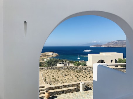 Terraço/pátio interior. Theasis Luxury Suites