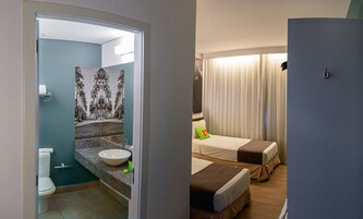 Quarto solteiro standard, 2 camas de solteiro, para não fumantes | Frigobar, cofres nos quartos, cortinas blackout, Wi-Fi de cortesia