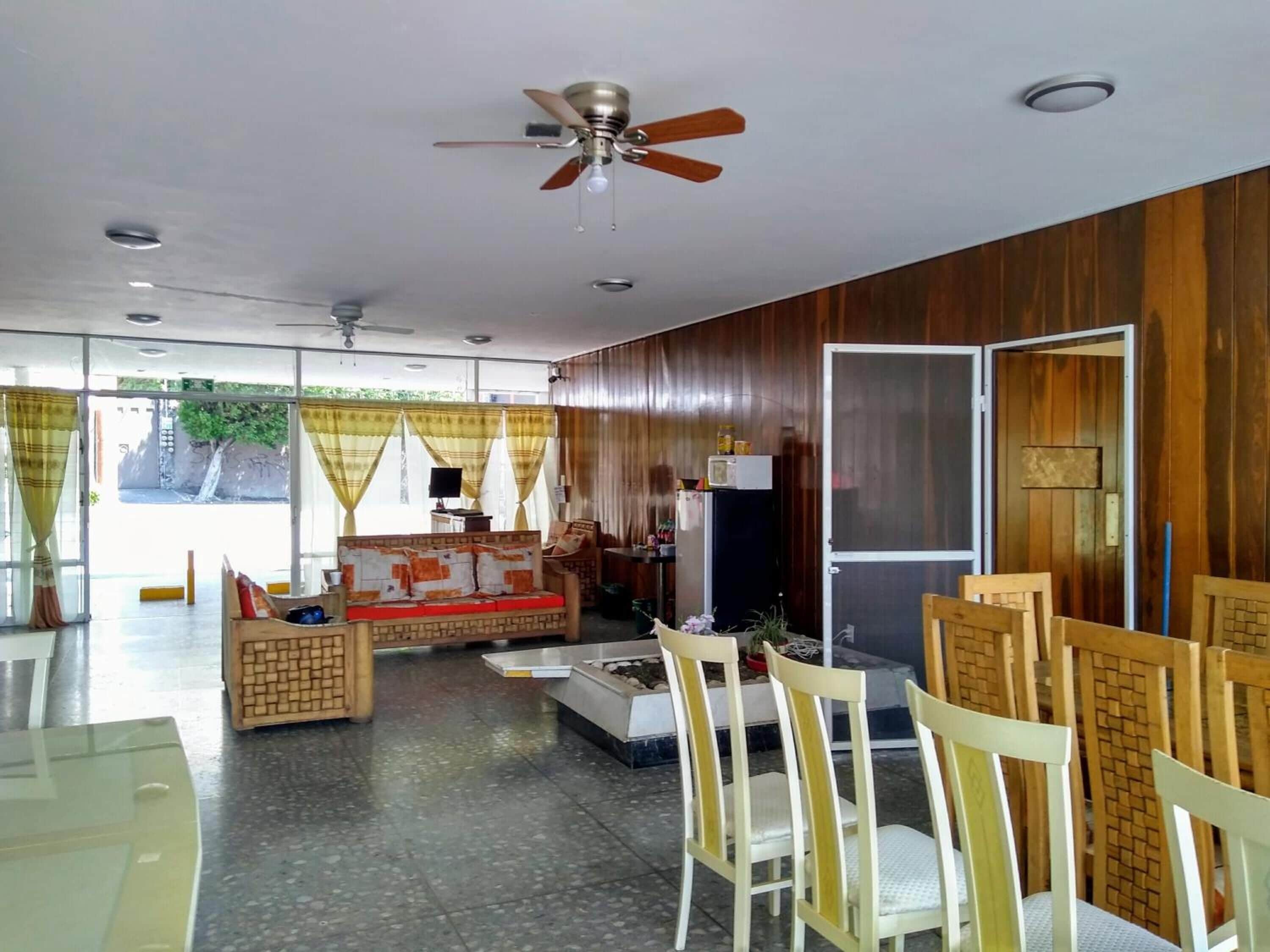 Televisor de ecrã plano de 32 polegadas com canais por cabo, televisor 