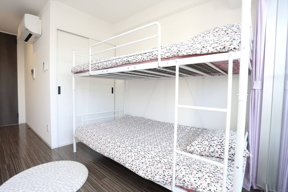 Apartamento Superior | Cortinas/cortinados opacos, Wi-fi grátis, roupa de cama fornecida