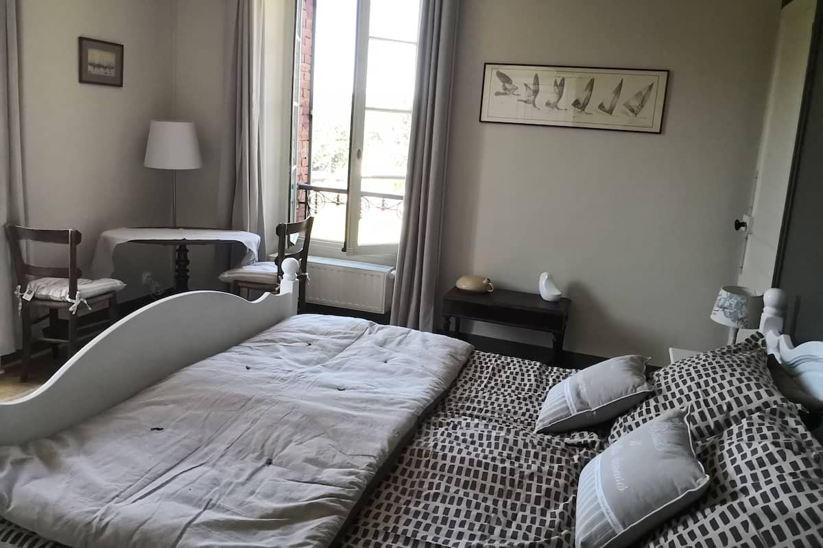Quarto Duplo Romântico, 1 cama queen-size (Andratit) | Cortinas/cortinados opacos, ferro/tábua de engomar, Wi-fi grátis 