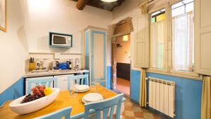 Apartamento, 1 quarto, não fumadores | Kitchenette privada