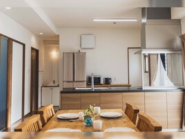 Condo luxo | Opções para refeição no quarto