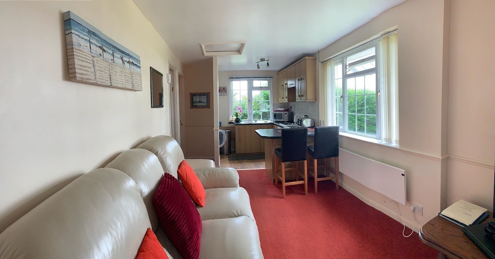 Camellia Chalet - Praa Sands