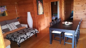Bungalow, 2 quartos | Sala