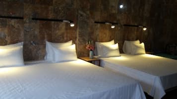 Quarto família | Cofres nos quartos, individualmente decorados