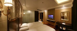 Quarto duplo superior | Cofres nos quartos, escrivaninha, cortinas blackout, Wi-Fi de cortesia