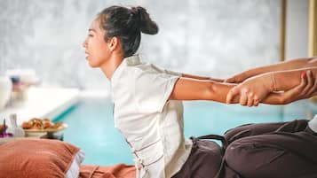 Massagens tailandesas, massagens