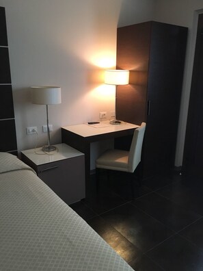 Quarto Duplo ou Twin | Berços/camas para crianças grátis, Wi-fi grátis