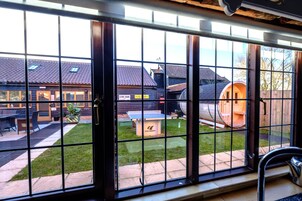 Casa (Chippenhall Hall - max 23 people) | Individualmente decorados, individualmente mobiliados