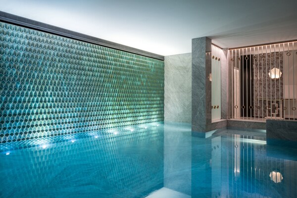 The One Monumental Palace - Vila Nova de Gaia