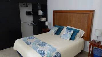 Apartamento exclusivo, 2 quartos, cozinha | 2 quartos, cofres nos quartos, individualmente decorados