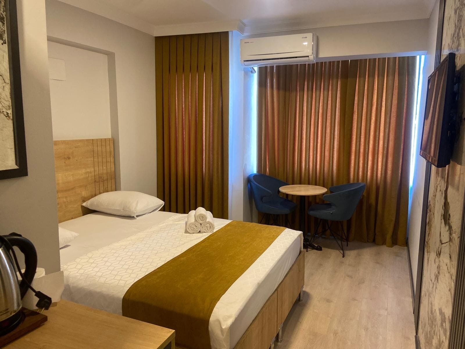 Quarto casal, 1 cama de casal | Escrivaninha, Wi-Fi de cortesia, roupa de cama