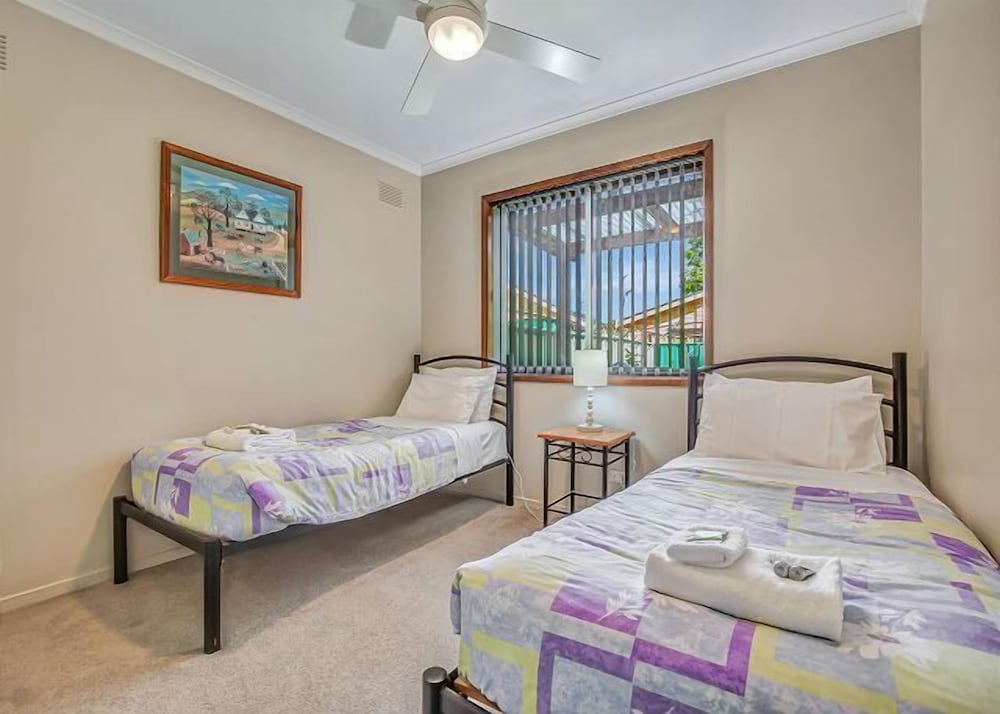 Camelia Place, Bright - Bright