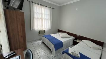 Quarto triplo | Wi-Fi de cortesia, roupa de cama
