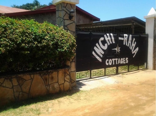 Inchi Raha Cottages - Diani Beach