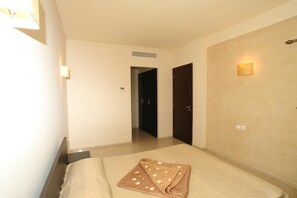 Apartamento, 1 cama de casal | Cortinas/cortinados opacos, ferro/tábua de engomar 