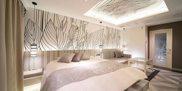 Suíte, para não fumantes | 1 quarto, edredons de pluma, individualmente decorados