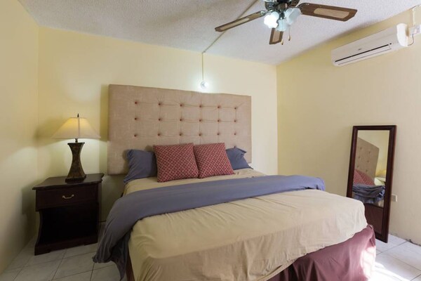 Kgn Most Centrally Located One Bdrm Ii - Kingston