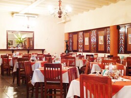 Café da manhã, almoço e jantar