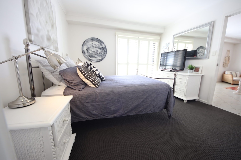 Luxury Air Conditioned Apartment Located In The Centre Of Town With Lift... - South West Rocks
