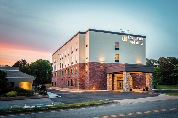 Cobblestone Inn & Suites - Fairfield Bay - Arkansas