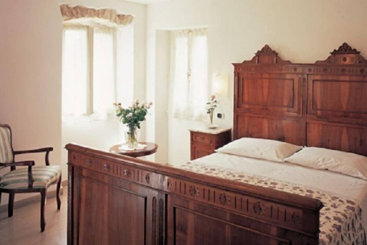 Quarto Duplo | Cofre no quarto, roupa de cama fornecida