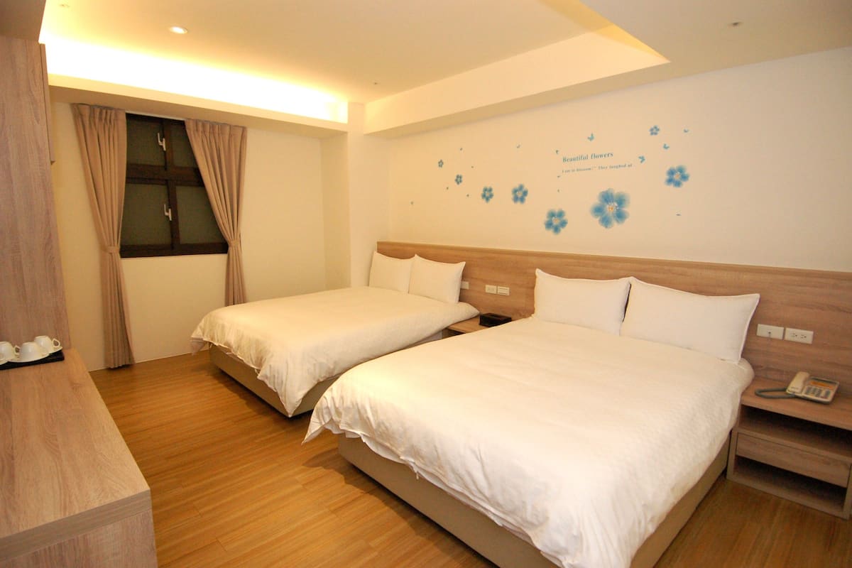 Roupas de cama premium, edredons de pluma, escrivaninha