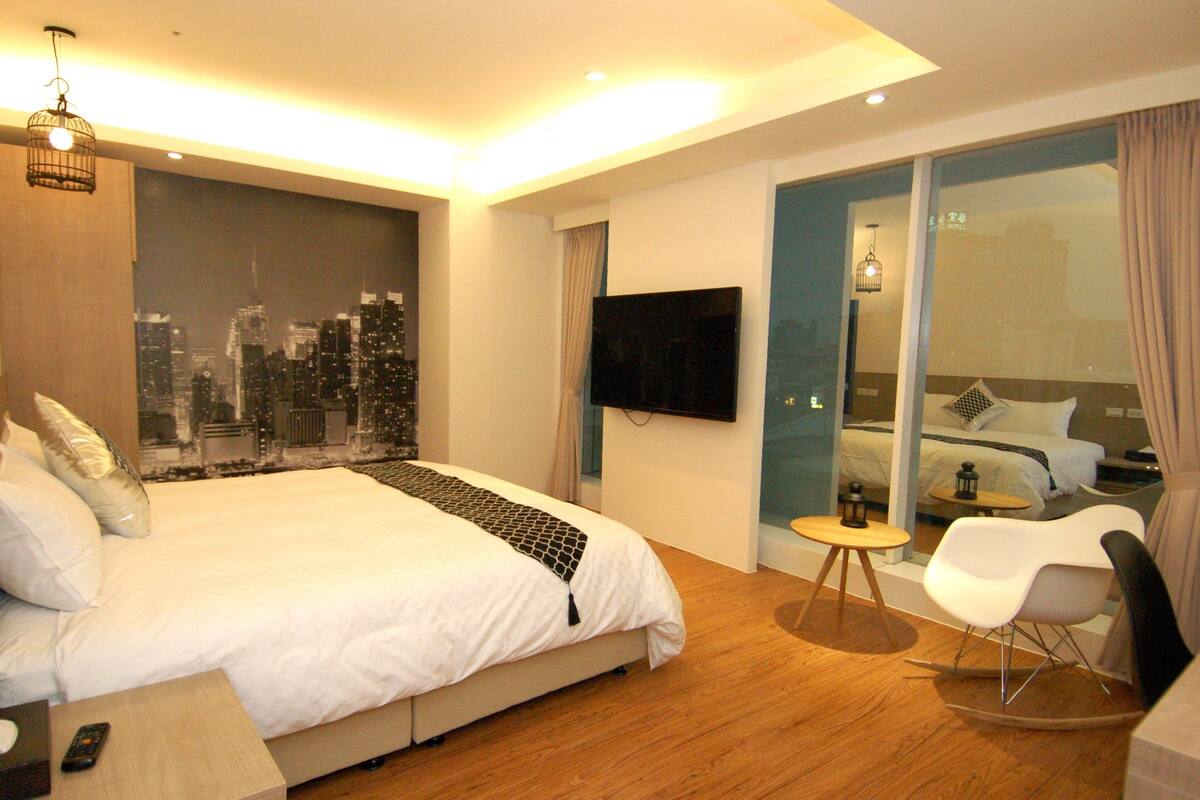 Roupas de cama premium, edredons de pluma, escrivaninha