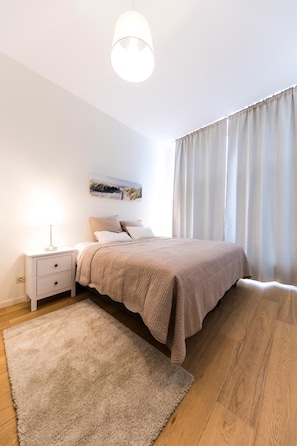 Secretária, cortinas/cortinados opacos, quartos insonorizados 