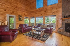 Luxury Log Cabin, View, Super Fast WiFi, NFL Sunday, Arcade, Fishing ...