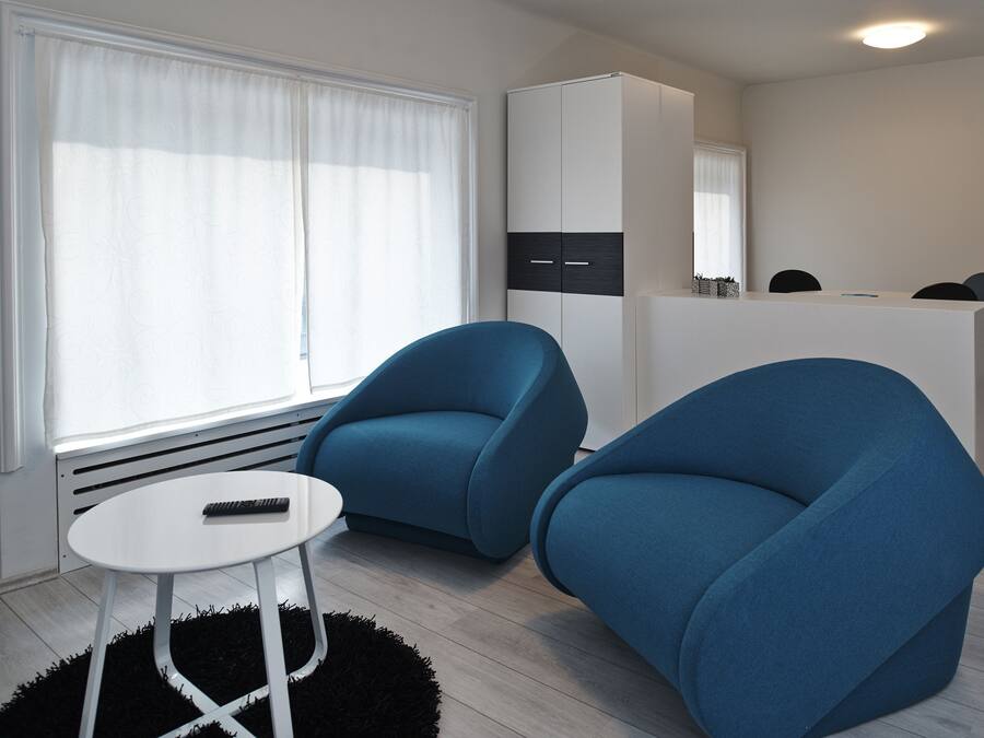 Estúdio Deluxe (2) | Sala de estar | Televisor LCD, base para iPod, base para leitor de MP3