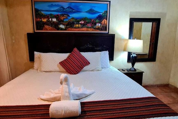 Quarto (#5) | Quartos à prova de som, Wi-Fi de cortesia, roupa de cama