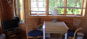 Cabana de Madeira Standard (Small Cabin no. 6) | Secretária, Wi-fi grátis, roupa de cama fornecida 