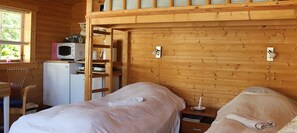 Cabana de Madeira Standard (Small Cabin no. 6) | Secretária, Wi-fi grátis, roupa de cama fornecida 